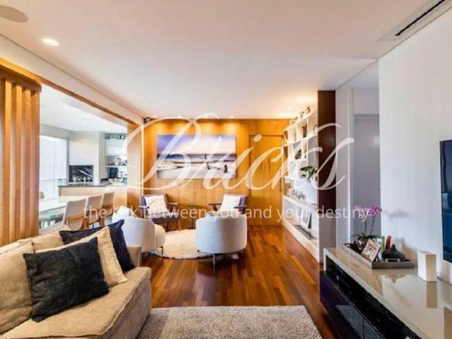 APARTAMENTO REFORMADO 3 SUÍTES BROOKLIN