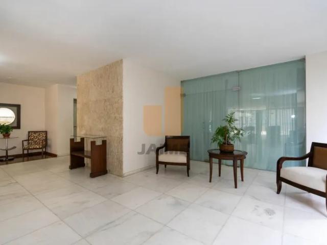 Apartamento reformado, 100 m2 bem distribuídos com 02 dormitórios e 01 vaga Higienópolis