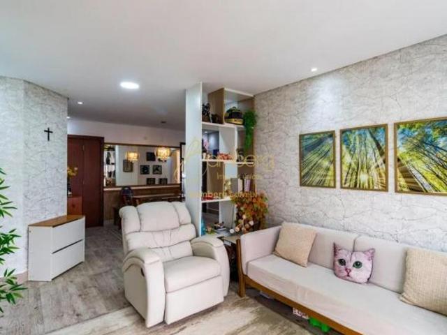 Apartamento reformado, 119 m² com lazer numa rua tranquila e arborizada