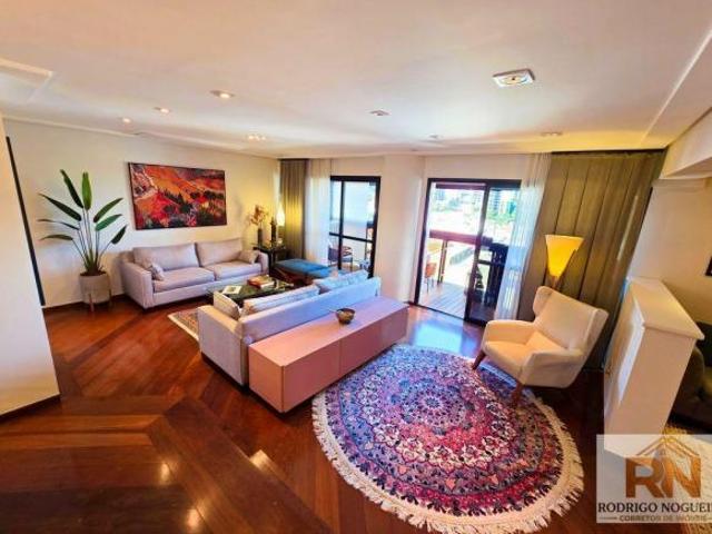Apartamento reformado, 184m², 3 suítes, Sala 2 ambientes, amplo, 3 vagas fixas