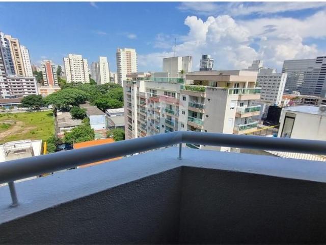 Apartamento reformado, 2 dormitórios, uma suite e duas vagas no Condomínio Saints Lois em Santo Amaro