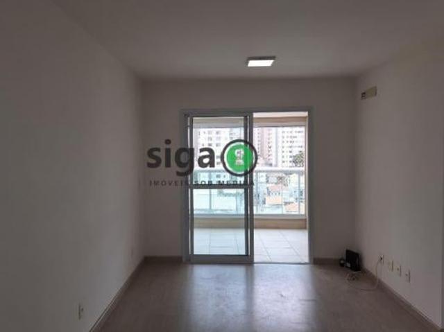 Apartamento reformado 2 Dormitórios com Suíte, Varanda e Vaga
