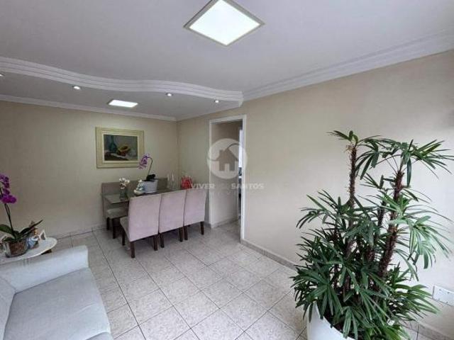 Apartamento reformado 2 quartos, elevador e vaga de garagem demarcada no Embaré Santos/SP