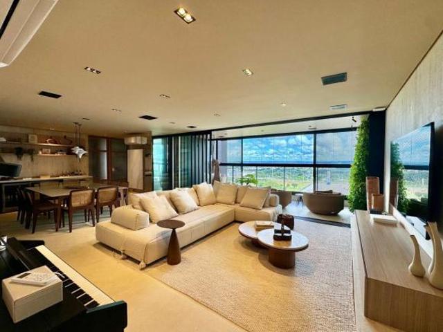 Apartamento Reformado | 4 Suítes | 205m2 | 4 vagas