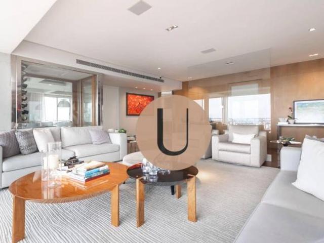 Apartamento reformado! 4 suítes, 6 vagas, adega, vista panorâmica! Panamby!