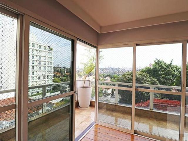 Apartamento reformado com armários de marcenaria, venda porteira fechada com lindos moveis de grife