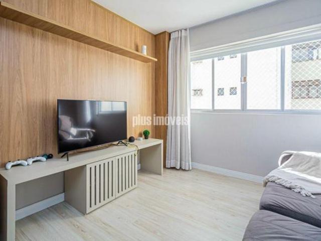Apartamento reformado com linda vista