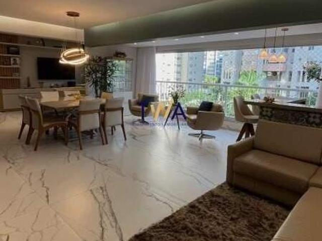 Apartamento Reformado com Localização Privilegiada e uma Linda Vista por R$ 2.300.000