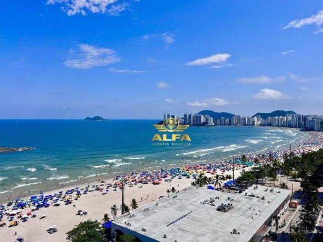 Apartamento reformado com sacada e vista para o mar na Praia das Pitangueiras – Alfa Imóveis Guarujá