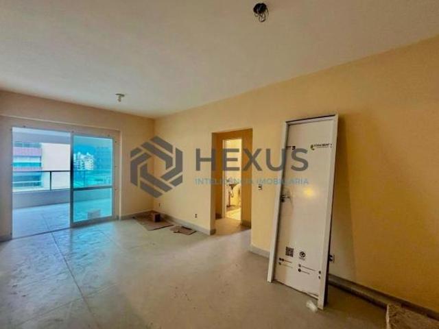 Apartamento reformado com varanda gourmet vista mar com lazer a 1 quadra da prai