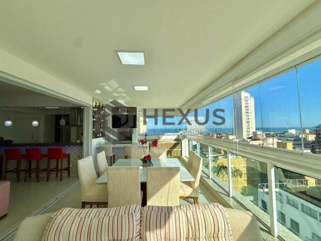 Apartamento reformado com varanda gourmet vista mar e lazer a 350m da praia na r
