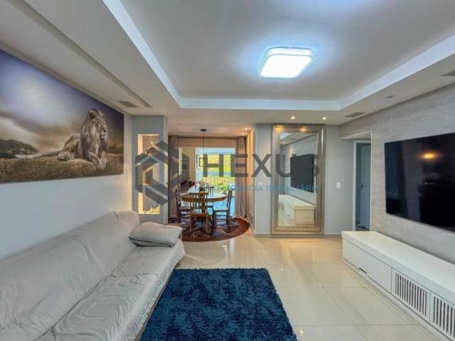 Apartamento reformado com varanda gourmet vista mar e lazer na beira mar do Tomb