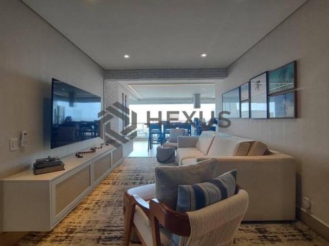 Apartamento reformado com varanda gourmet vista mar na Praia da Enseada, Guaruja