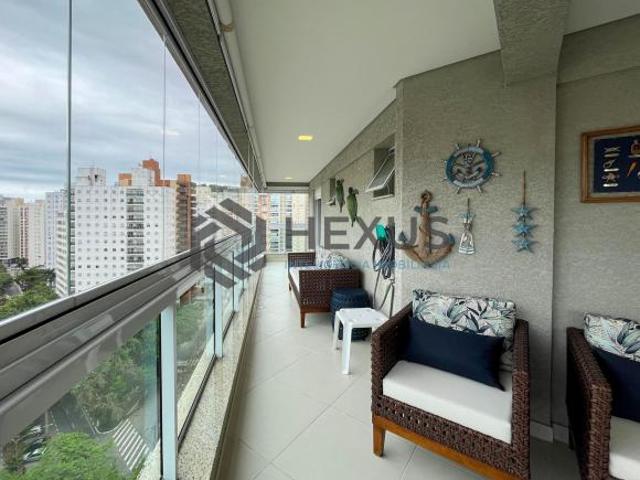 Apartamento reformado com varanda gourmet com lazer, Guarujá