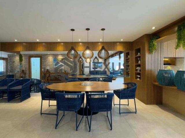 Apartamento reformado com varanda gourmet e lazer na Praia das Pitangueiras, Gua
