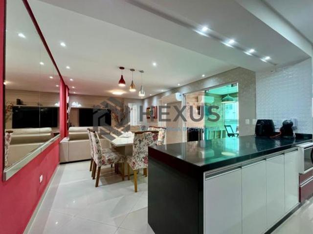 Apartamento reformado com varanda gourmet e lazer na quadra mar da Praia das Pit