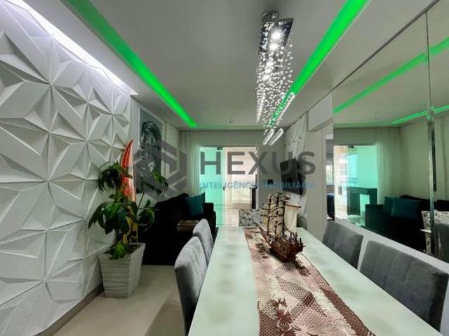 Apartamento reformado com varanda gourmet e lazer completo a uma quadra da Praia