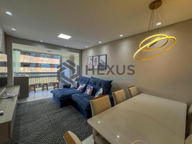 Apartamento reformado com varanda gourmet na quadra mar da Praia das Pitangueira