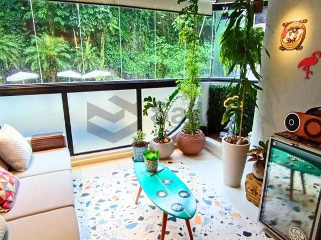 Apartamento Reformado com Varanda e 2 Vagas – 105m² Pitangueiras | Guarujá