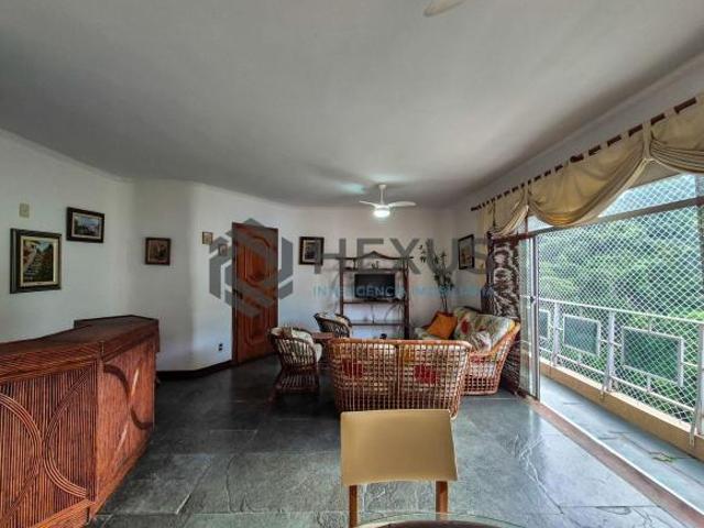 Apartamento reformado com varanda e lazer, Guarujá