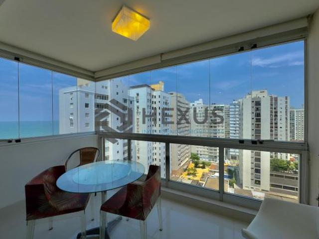 Apartamento reformado com varanda e lazer na quadra mar da Praia das Pitangueira