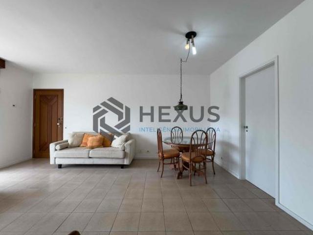 Apartamento reformado com varanda, lazer e vista mar na Praia das Pitangueiras