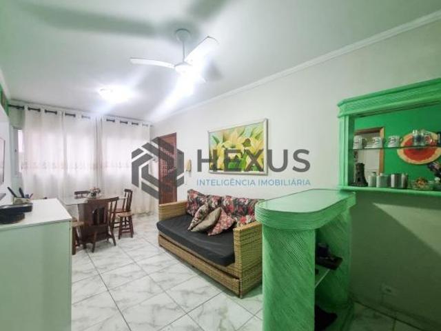 Apartamento reformado com varanda, lazer, piscina e churrasqueira a duas quadras