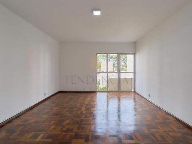 Apartamento Reformado com 159 m² Privativos e Baixo Valor de Condomínio na Av. Marechal Deodoro