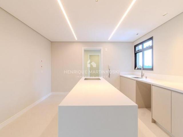 Apartamento reformado com 161,07m² privativos, 3 quartos e 2 vagas no Ecoville Tower | Ecoville – Cu