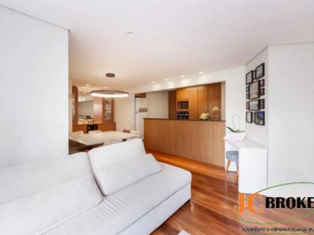 Apartamento reformado com 118 m², 3 Dormitórios, sendo 1 suíte, Sala para 2 ambientes, 2 Vagas