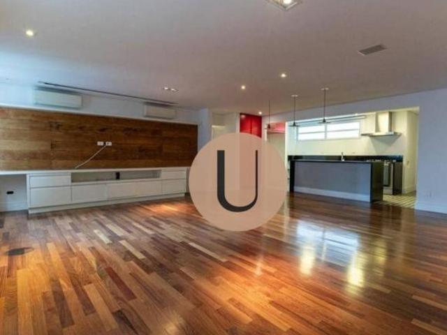 Apartamento reformado com 134?m², suíte master, ambientes integrados e ótima localização