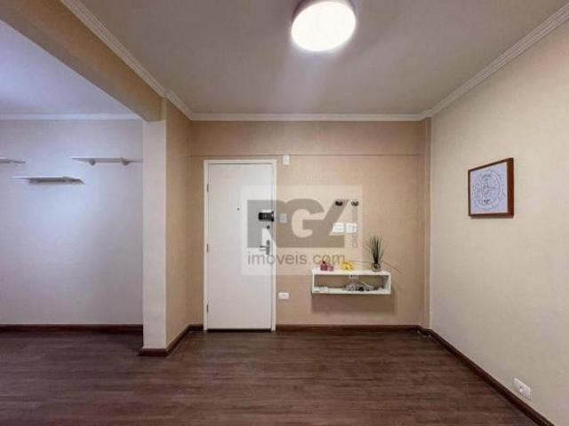 Apartamento reformado com 1 dormitório a uma quadra da praia na Pompéia