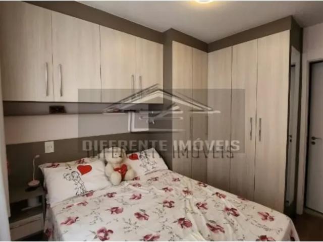 Apartamento reformado com 2 dorm, 1 suíte. No Brás
