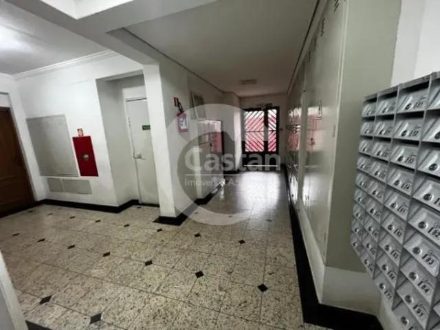 Apartamento reformado com 2 dormitórios