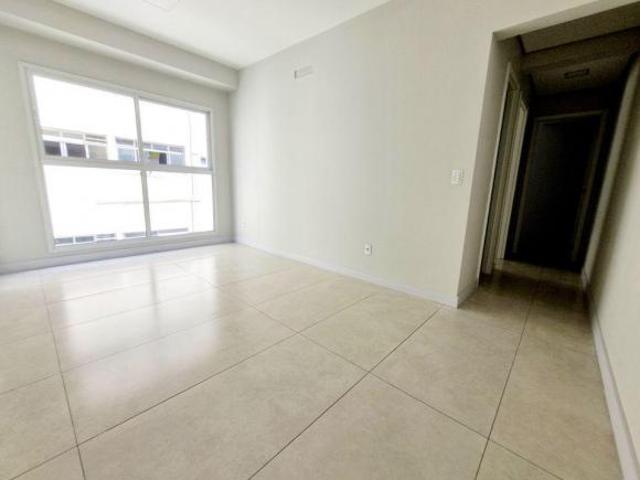Apartamento reformado com 2 dormitórios, À VENDA na Aparecida