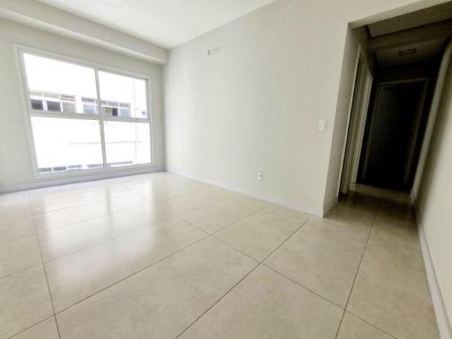 Apartamento reformado com 2 dormitórios, À VENDA na Aparecida
