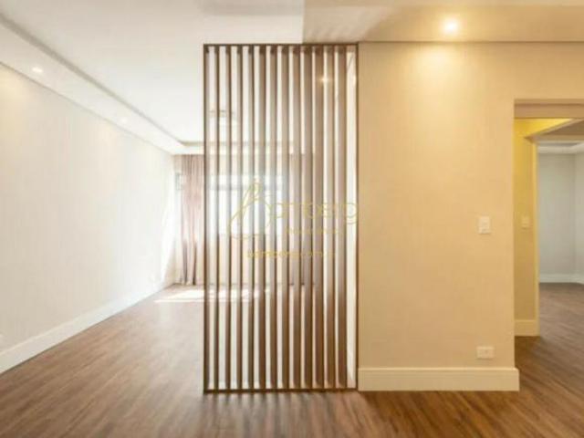 Apartamento Reformado com 2 dormitórios sendo suíte, 3 Banheiros e 76 m²