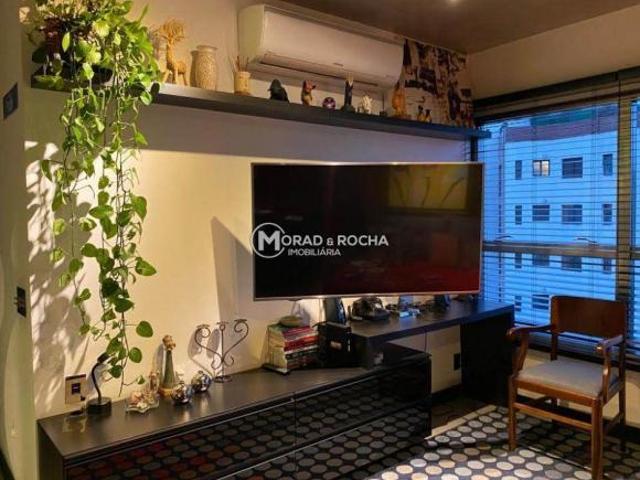 Apartamento Reformado com 2 Suítes e Piscina na Bela Vista R$ 1.300.000 à Venda