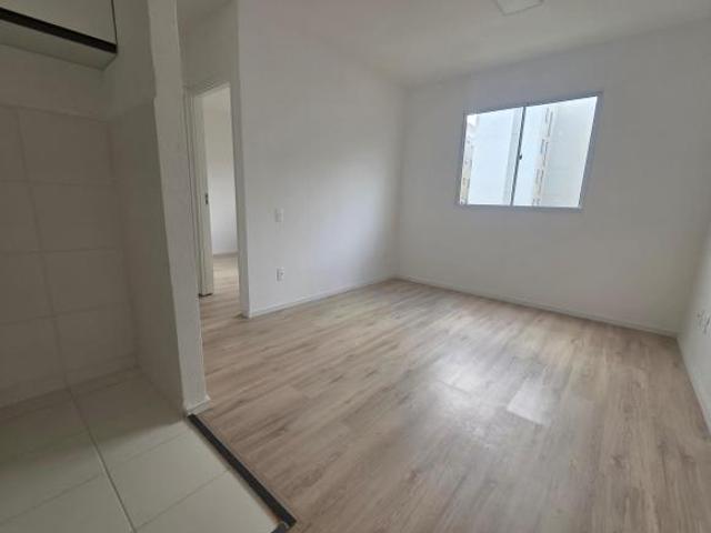 Apartamento reformado com 2 quartos
