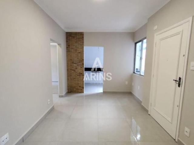 Apartamento Reformado com 2 Quartos à Venda no Gonzaga – Quadra da Praia