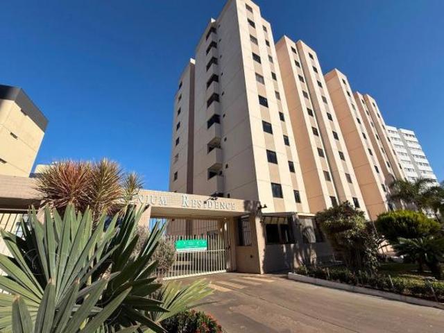 Apartamento reformado com 2 quartos sendo 1 suíte com vista livre