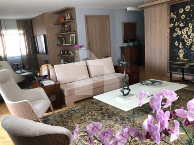 Apartamento reformado com 3 dormitórios, 1 suíte em Higienópolis