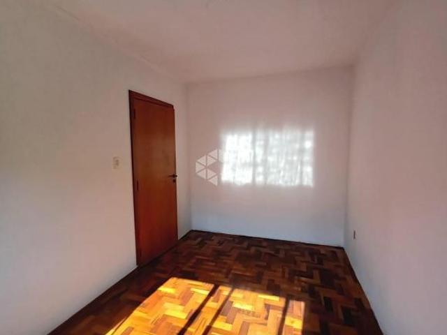 Apartamento Reformado com 3 Dormitórios, 2 banheiros, 1 vaga de garagem Bairr