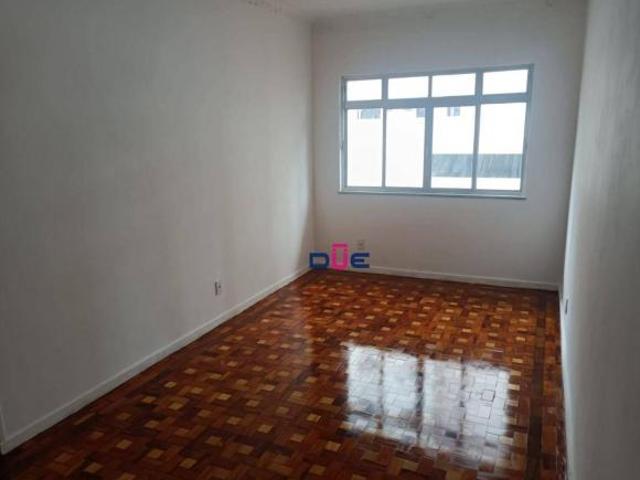 Apartamento Reformado com 3 Dormitórios e Garagem Privativa em Santos