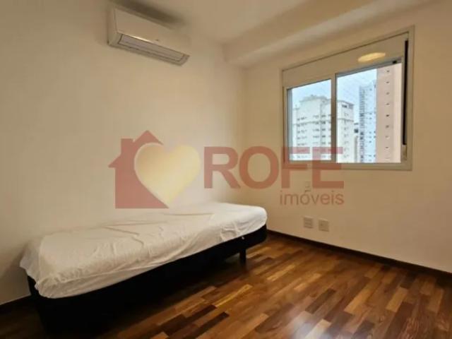 Apartamento Reformado com 3 suítes, 2 vagas e com 124m² Moema