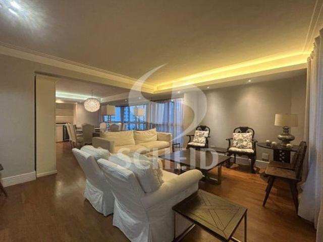 Apartamento reformado com 3 suítes e lazer de clube no Real Parque