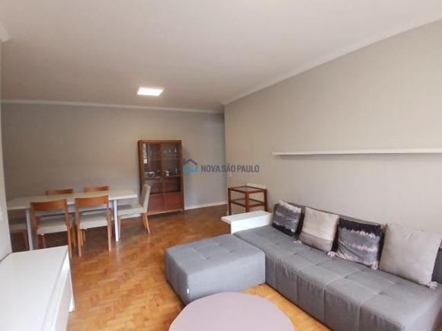 Apartamento reformado com 3 quartos 1 suíte à venda em Moema