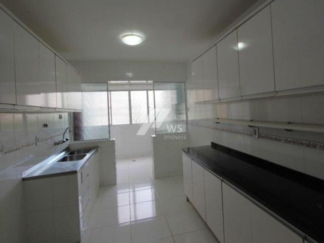 Apartamento reformado com 3 quartos!