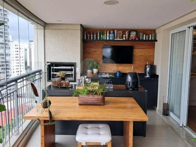 Apartamento reformado, com 3 quartos á venda na Chácara Santo Antônio, São Paulo