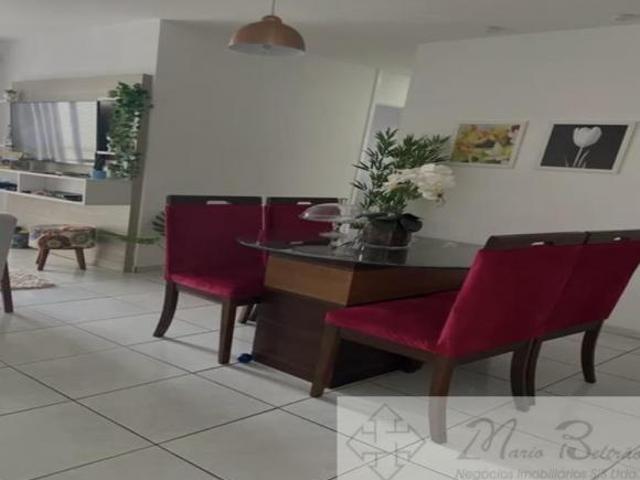 Apartamento Reformado com 3 Quartos e Armários Embutidos!